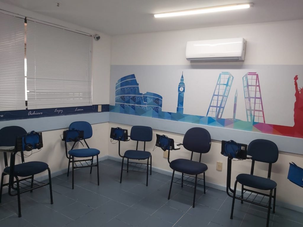 Quem - Escola de Idiomas em BARRA, Barra da Tijuca, RJ - Wizard