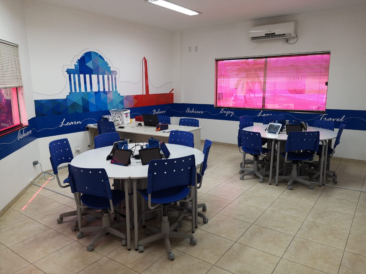 Quem - Escola de Idiomas em LUCAS DO RIO VERDE, Centro, MT - Wizard